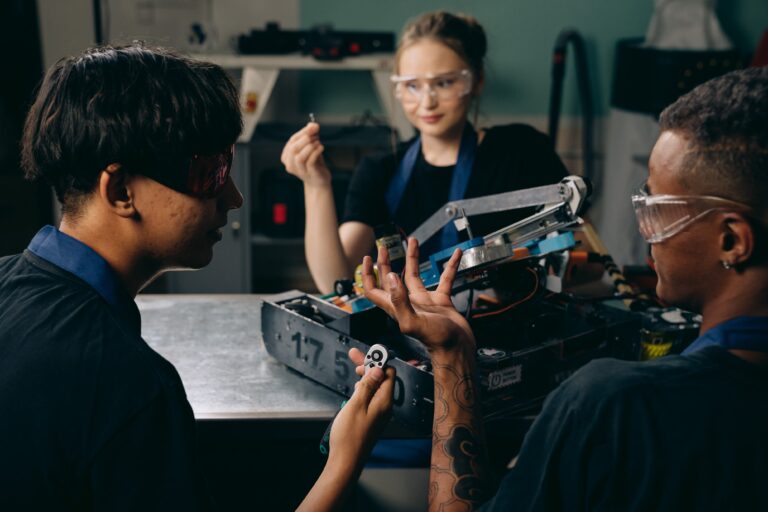 10 Uses for a Raspberry Pi in Manufacturing | PiCockpit